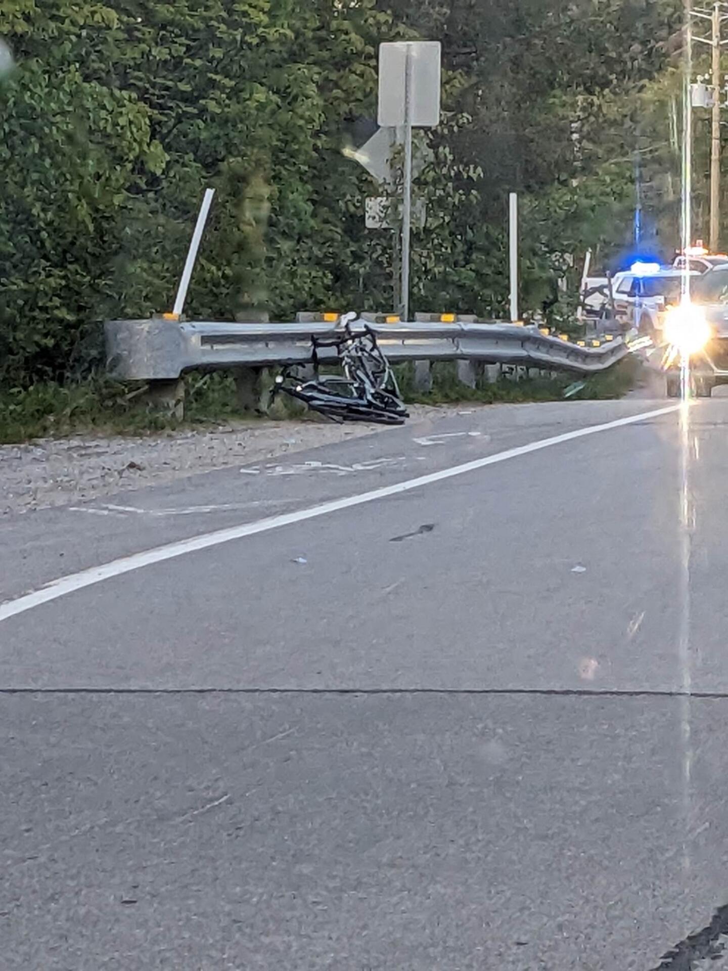Accident entre trois cyclistes et un véhicule à Chelsea - TVA Gatineau