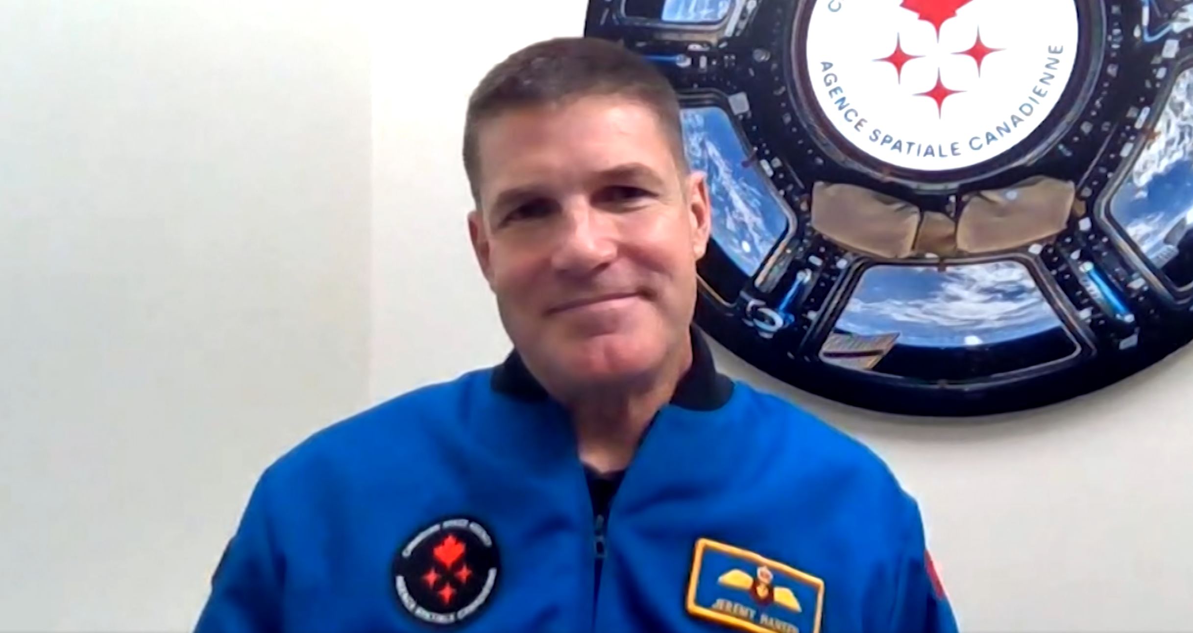 Entrevue du jour - Jeremy Hansen se prépare pour la mission Artemis II ...