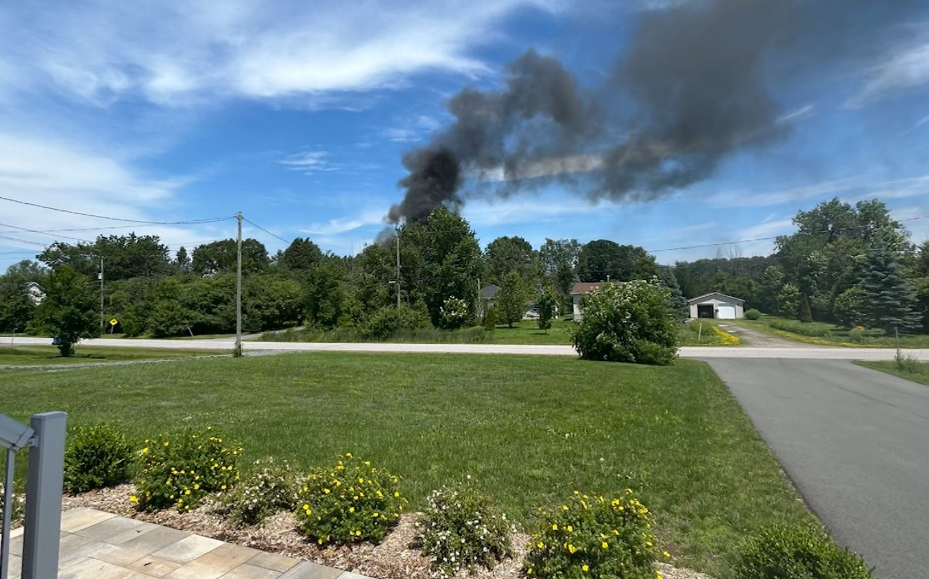 Luskville: un garage détruit par un incendie - TVA Gatineau