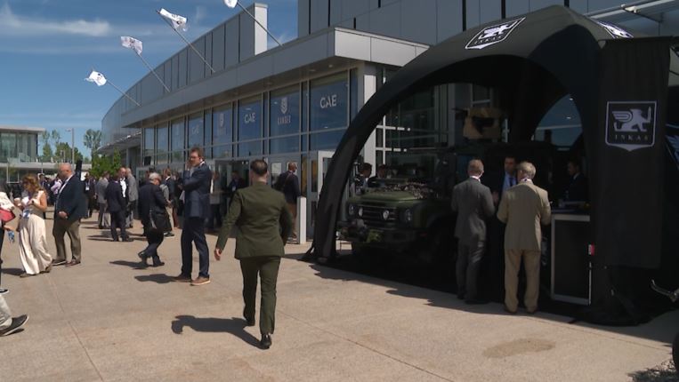 Un nombre record de participants au salon CANSEC - TVA Gatineau